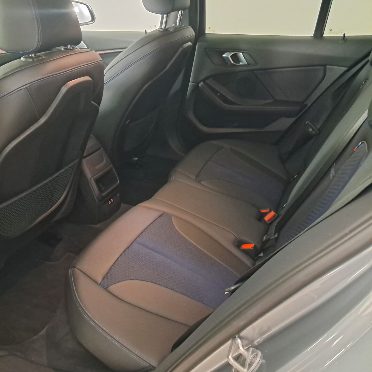 BMW 116d Pack M Auto - Banix Automóveis