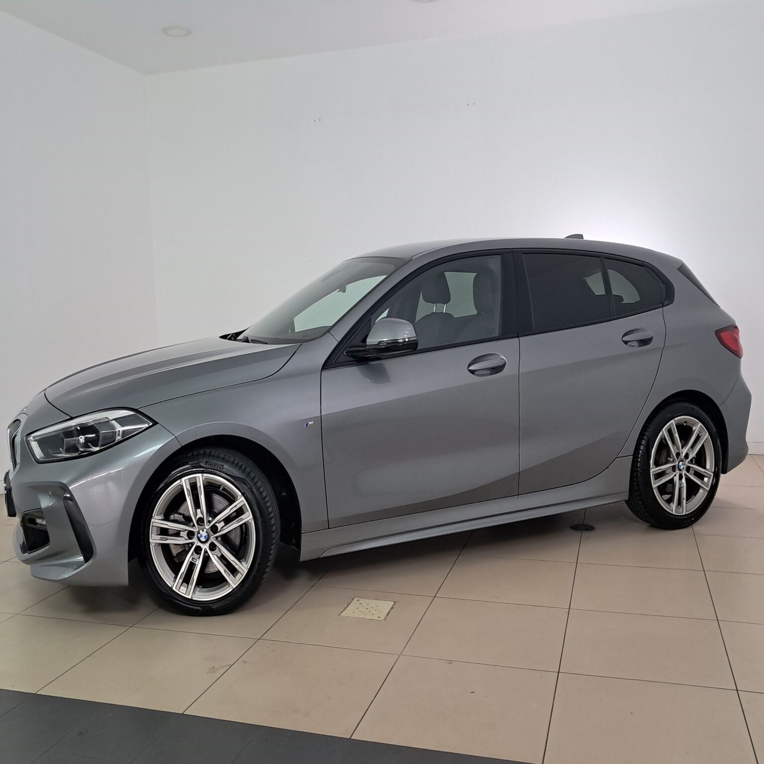 BMW 116d Pack M Auto - Banix Automóveis