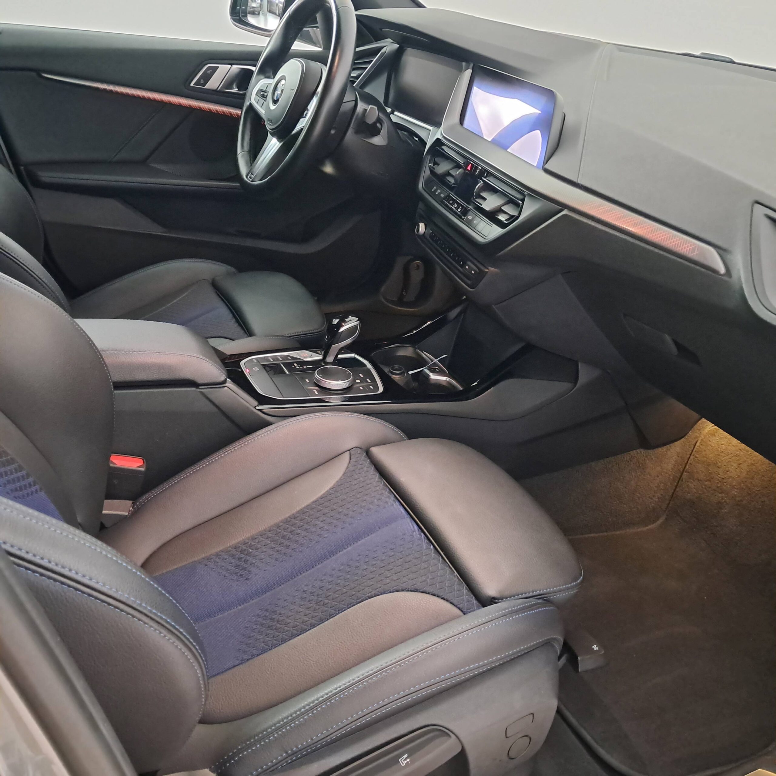 BMW 116d Pack M Auto - Banix Automóveis
