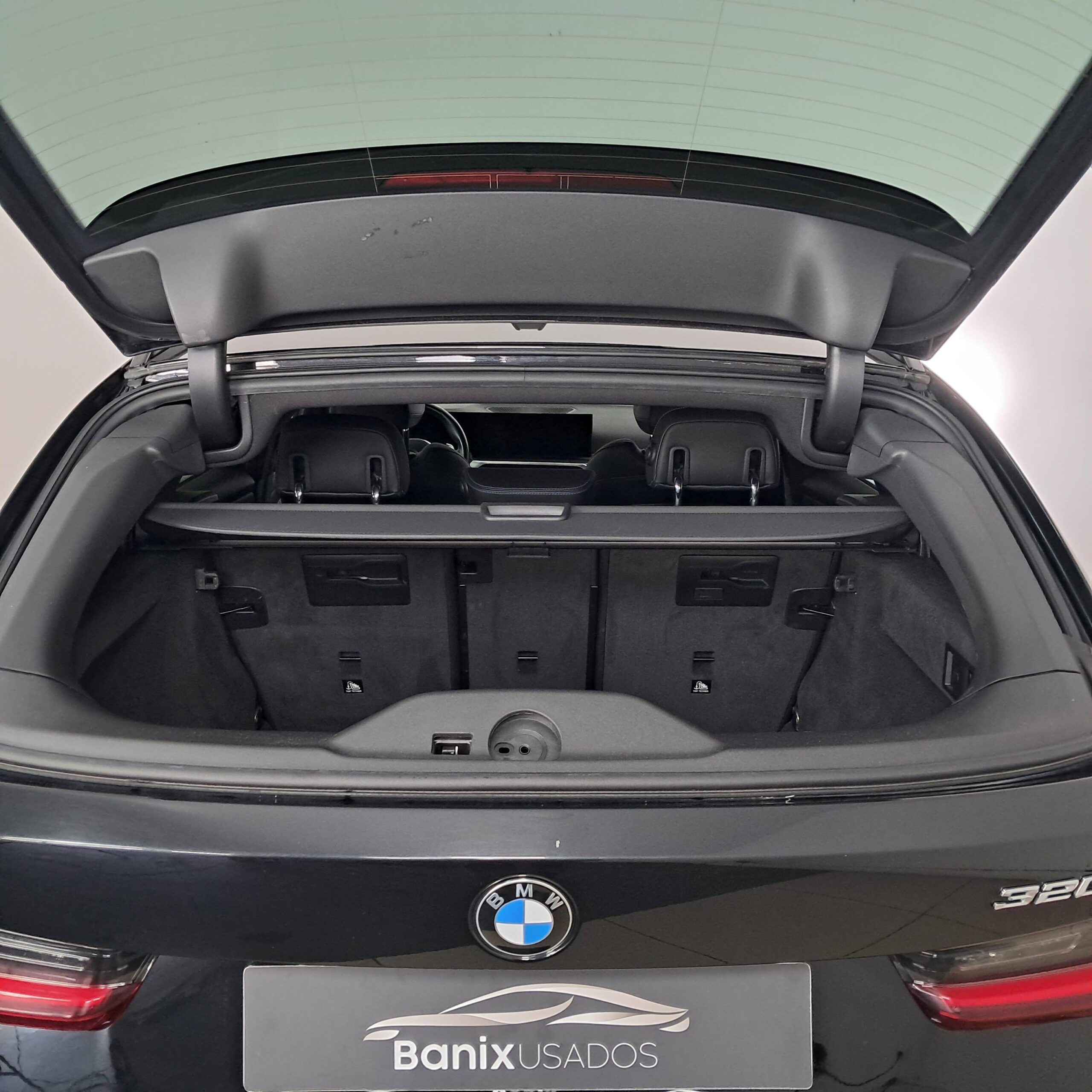 BMW 320d Touring Pack M Auto - Banix Automóveis